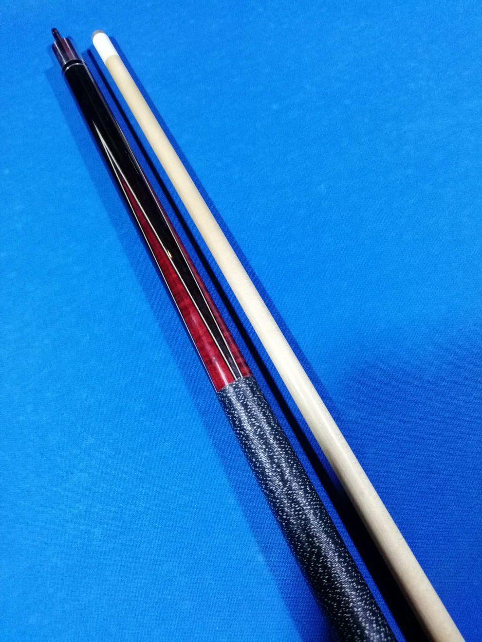 Universal Cues B – Mulla Billiards